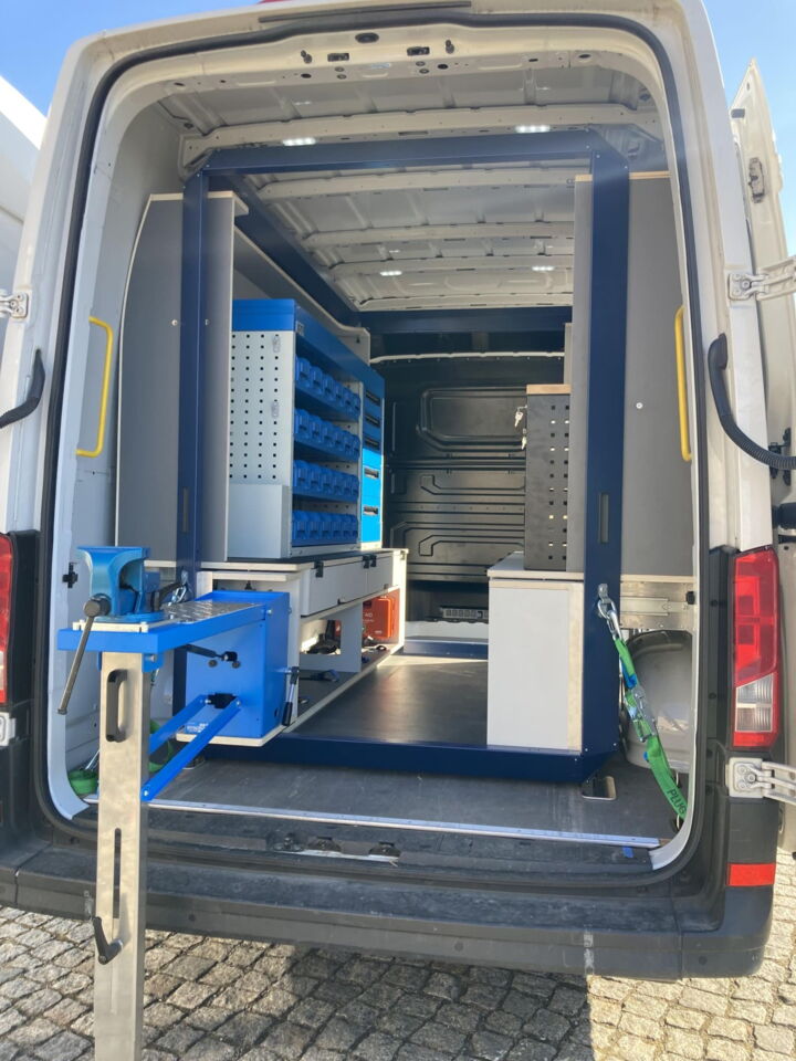Transporter Innenausbau für Handwerker - PlugVan