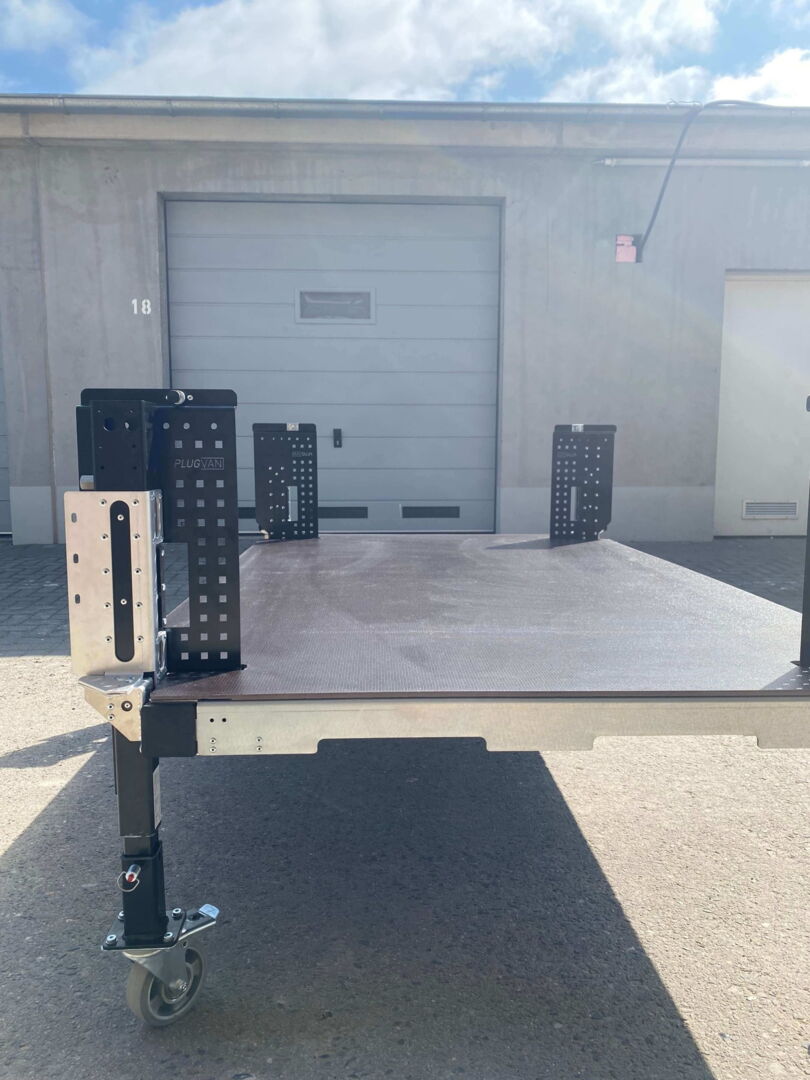 PlugVan Logistics module as a standard container for panel vans - PlugVan