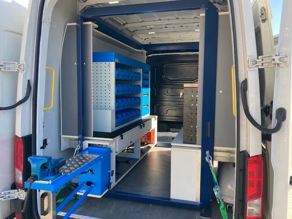 Transporter Innenausbau für Handwerker - PlugVan
