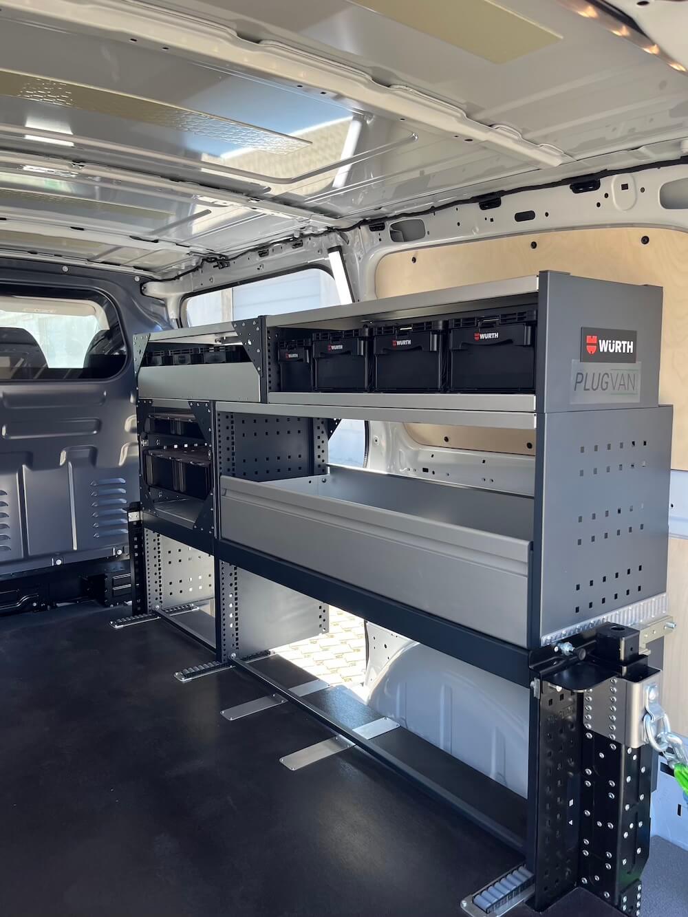 Transporter Innenausbau für Handwerker - PlugVan